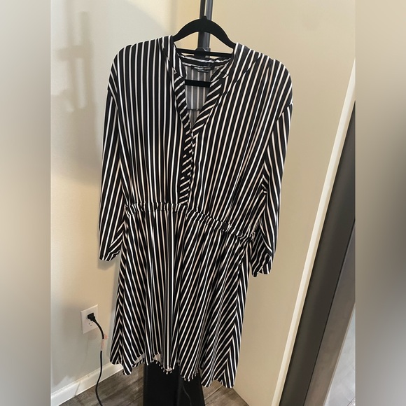 Robert Louis | Dresses | Robert Louis Black And White Buttoned Shirt ...